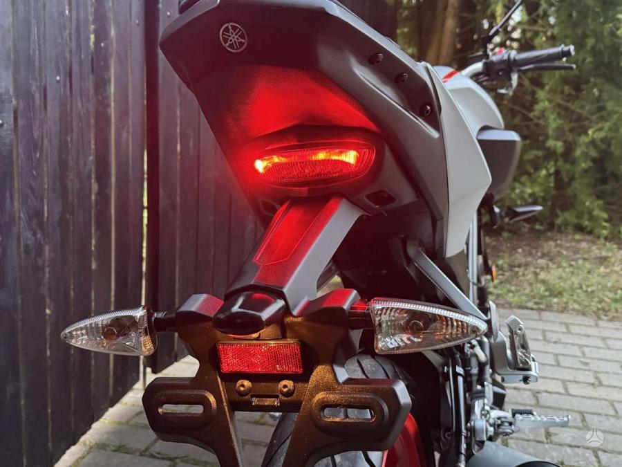 Pelēks Yamaha MT 125 2020 Prienai, ar dzinēja tilpumu 0.13 L un nobraukumu 16 tūkst. km par 2750 €, foto 9 vietnē AUTOMOTO.COM.LV