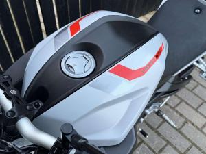 Pelēks Yamaha MT 125 2020 Prienai, ar dzinēja tilpumu 0.13 L un nobraukumu 16 tūkst. km par 2750 €, foto 10 vietnē AUTOMOTO.COM.LV