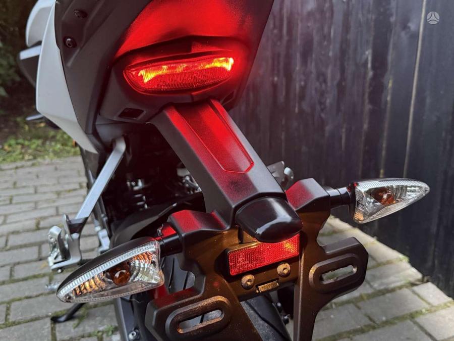 Pelēks Yamaha MT 125 2020 Prienai, ar dzinēja tilpumu 0.13 L un nobraukumu 16 tūkst. km par 2750 €, foto 18 vietnē AUTOMOTO.COM.LV