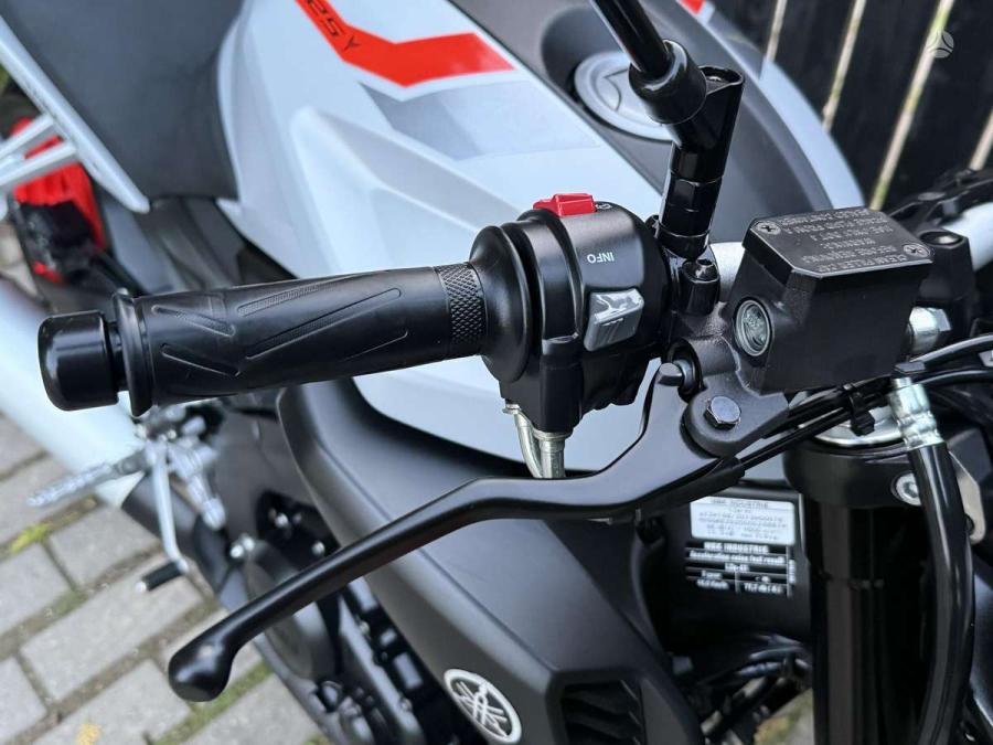 Pelēks Yamaha MT 125 2020 Prienai, ar dzinēja tilpumu 0.13 L un nobraukumu 16 tūkst. km par 2750 €, foto 21 vietnē AUTOMOTO.COM.LV