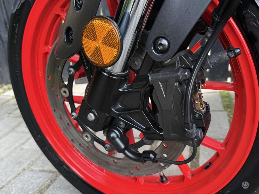 Pelēks Yamaha MT 125 2020 Prienai, ar dzinēja tilpumu 0.13 L un nobraukumu 16 tūkst. km par 2750 €, foto 25 vietnē AUTOMOTO.COM.LV