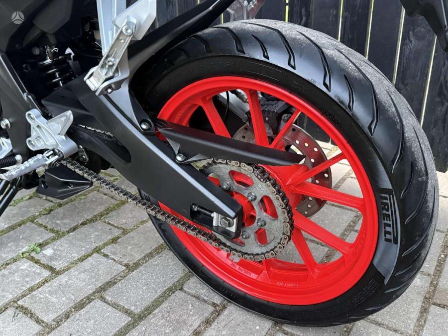 Pelēks Yamaha MT 125 2020 Prienai, ar dzinēja tilpumu 0.13 L un nobraukumu 16 tūkst. km par 2750 €, foto 29 vietnē AUTOMOTO.COM.LV