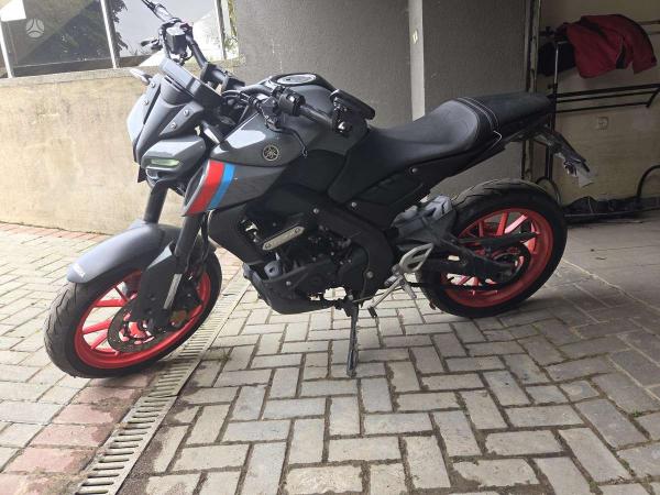 Pelēks Yamaha MT 125 2021 Klaipėda, ar dzinēja tilpumu 0.13 L un nobraukumu 12 tūkst. km par 3650 €, foto 3 vietnē AUTOMOTO.COM.LV