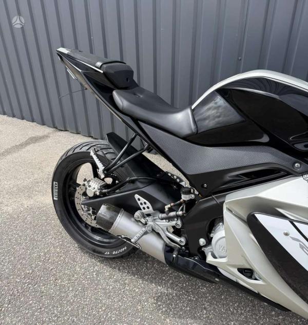 Yamaha MT 125 2009 Mažeikiai, ar dzinēja tilpumu 0.13 L un nobraukumu 31 tūkst. km par 1850 €, foto 5 vietnē AUTOMOTO.COM.LV