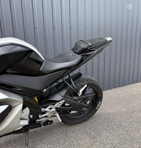 Yamaha MT 125 2009 Mažeikiai, ar dzinēja tilpumu 0.13 L un nobraukumu 31 tūkst. km par 1850 €, foto 9 vietnē AUTOMOTO.COM.LV