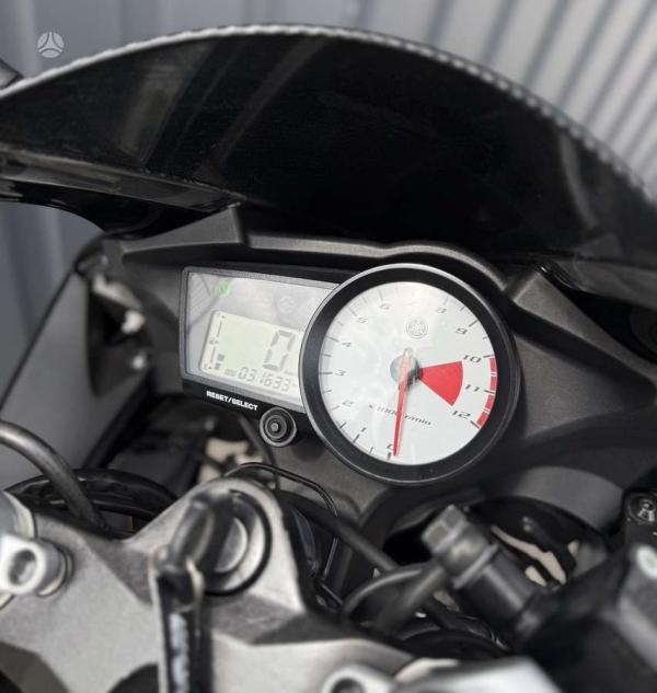 Yamaha MT 125 2009 Mažeikiai, ar dzinēja tilpumu 0.13 L un nobraukumu 31 tūkst. km par 1850 €, foto 11 vietnē AUTOMOTO.COM.LV