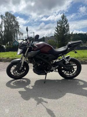Red Yamaha MT 125 2015 in Kaunas, with an engine capacity of 0.13 L and mileage of 29 thousand km for 2250 €, photo 3 on AUTOMOTO.COM.LV