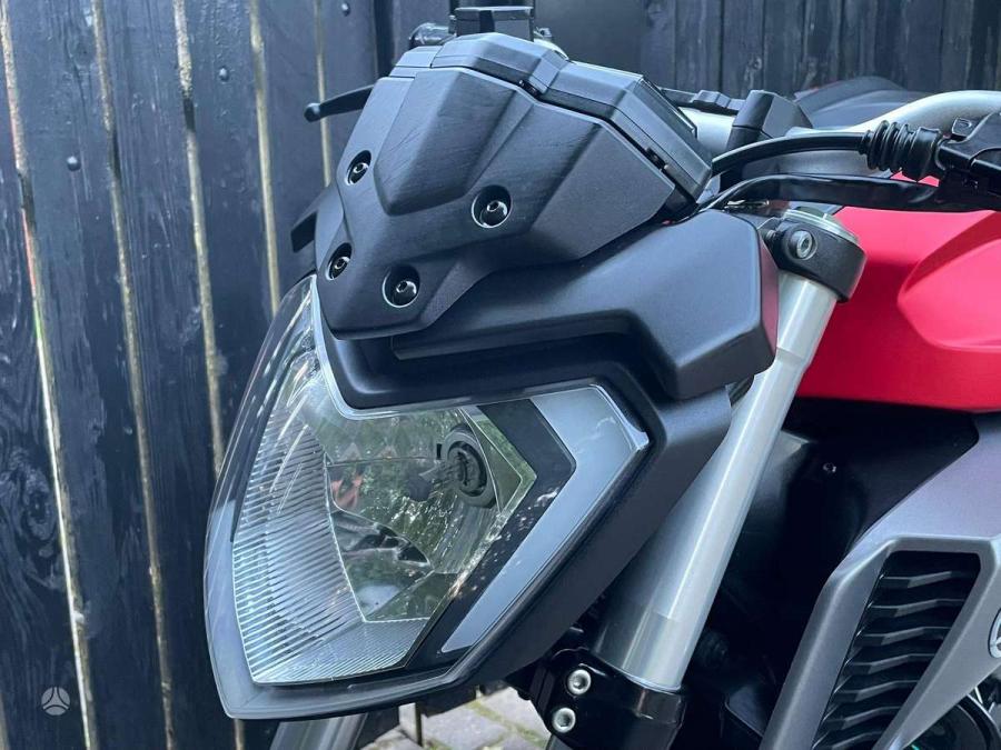 Красный Ямаха MT 125 2015 в Пренай, объемом двигателя 0.13 л и пробегом 28 тыс. км за 2250 €, фото 8 на AUTOMOTO.COM.LV