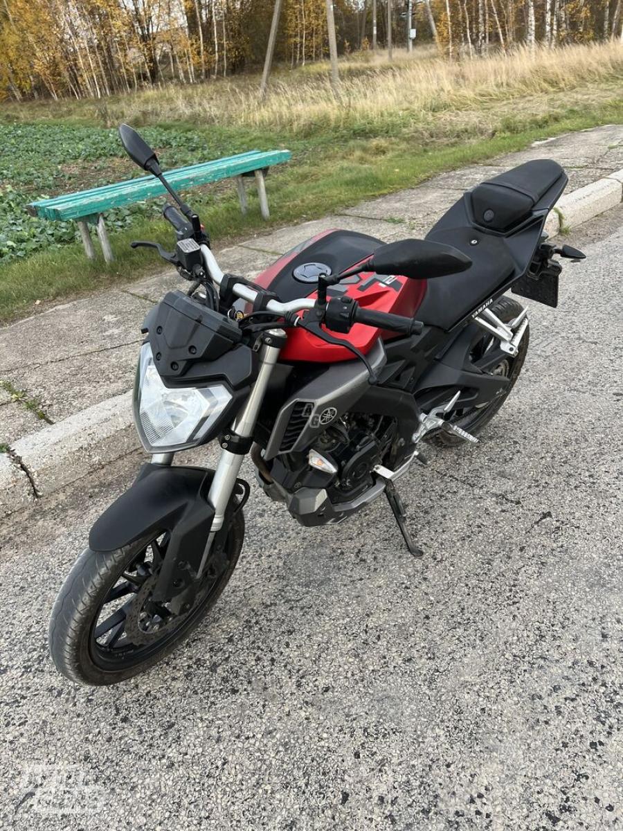 Красный Ямаха MT 125 2016 в Паневежис, объемом двигателя 0.13 л и пробегом 27 тыс. км за 2600 €, фото 4 на AUTOMOTO.COM.LV