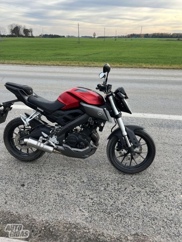 Красный Ямаха MT 125 2016 в Паневежис, объемом двигателя 0.13 л и пробегом 27 тыс. км за 2600 €, фото 4 на AUTOMOTO.COM.LV