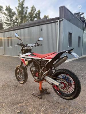 Red Yamaha MT 125 2021 in Sigulda, with an engine capacity of 0.13 L and mileage of 19 thousand km for 2900 €, photo 4 on AUTOMOTO.COM.LV