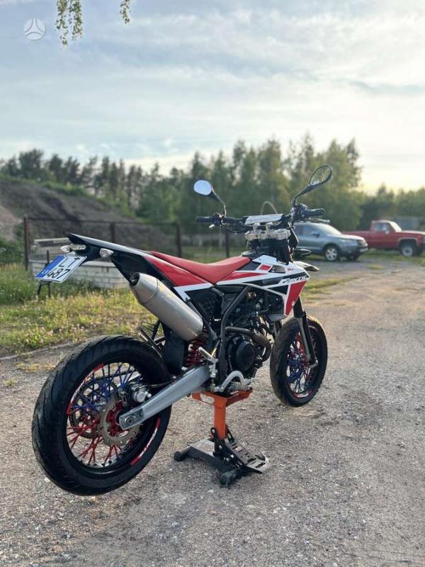 Red Yamaha MT 125 2021 in Sigulda, with an engine capacity of 0.13 L and mileage of 19 thousand km for 2900 €, photo 4 on AUTOMOTO.COM.LV