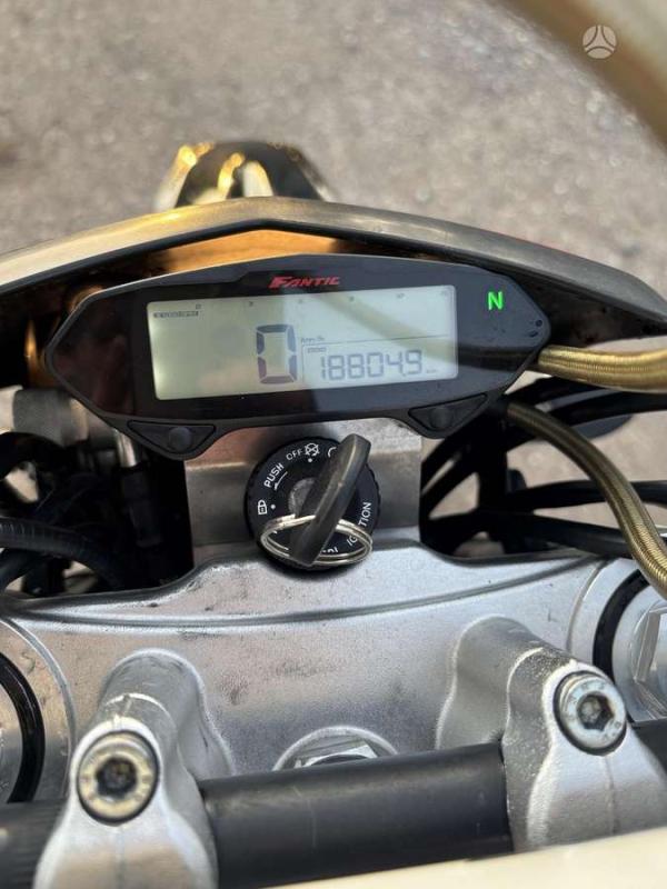 Red Yamaha MT 125 2021 in Sigulda, with an engine capacity of 0.13 L and mileage of 19 thousand km for 2900 €, photo 7 on AUTOMOTO.COM.LV