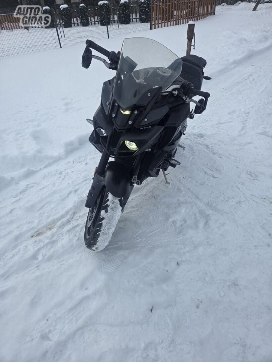Black Yamaha MT 2016 in Panevezys, with an engine capacity of 1.00 L and mileage of 20 thousand km for 7500 €, photo 2 on AUTOMOTO.COM.LV