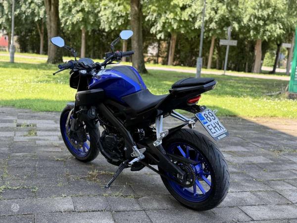 Black Yamaha MT 2017 in Mazeikiai, with an engine capacity of 0.13 L and mileage of 14 thousand km for 2350 €, photo 3 on AUTOMOTO.COM.LV