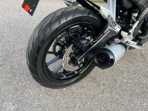 Grey Yamaha MT 2018 in Prienai, with an engine capacity of 0.13 L and mileage of 21 thousand km for 2750 €, photo 6 on AUTOMOTO.COM.LV