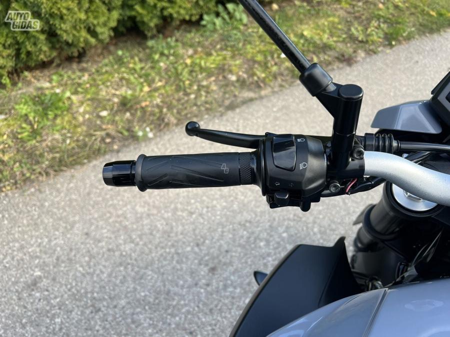 Grey Yamaha MT 2018 in Prienai, with an engine capacity of 0.13 L and mileage of 21 thousand km for 2750 €, photo 12 on AUTOMOTO.COM.LV