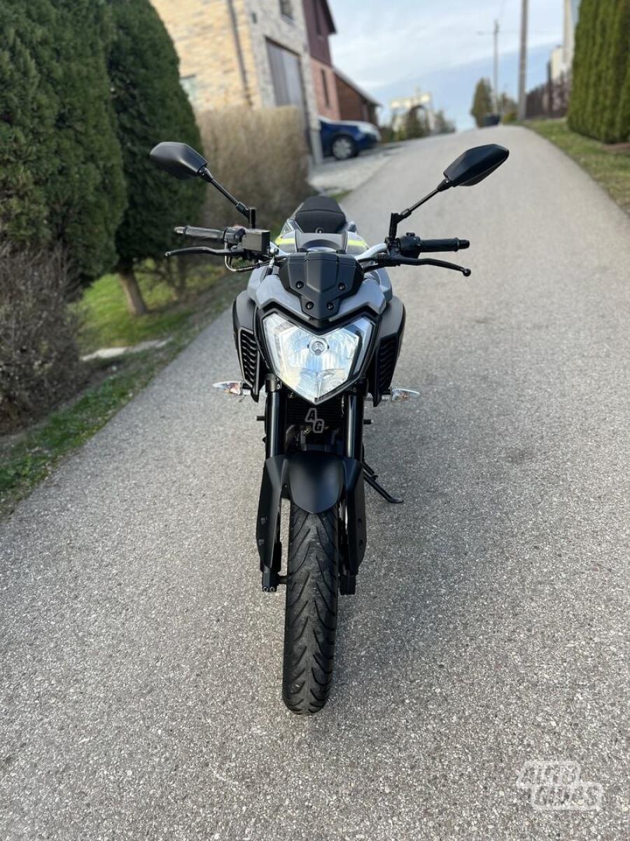 Grey Yamaha MT 2018 in Prienai, with an engine capacity of 0.13 L and mileage of 21 thousand km for 2750 €, photo 14 on AUTOMOTO.COM.LV