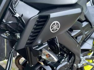 Pelēks Yamaha MT 2018 Prienai, ar dzinēja tilpumu 0.13 L un nobraukumu 12 tūkst. km par 2790 €, foto 11 vietnē AUTOMOTO.COM.LV