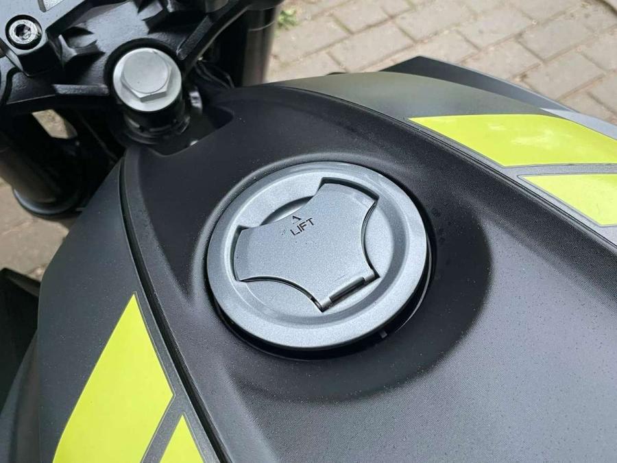 Pelēks Yamaha MT 2018 Prienai, ar dzinēja tilpumu 0.13 L un nobraukumu 12 tūkst. km par 2790 €, foto 18 vietnē AUTOMOTO.COM.LV