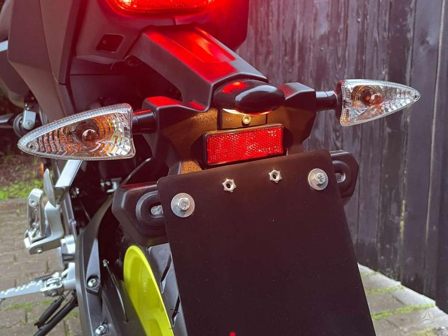 Pelēks Yamaha MT 2018 Prienai, ar dzinēja tilpumu 0.13 L un nobraukumu 12 tūkst. km par 2790 €, foto 20 vietnē AUTOMOTO.COM.LV
