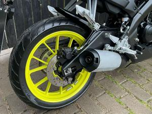 Pelēks Yamaha MT 2018 Prienai, ar dzinēja tilpumu 0.13 L un nobraukumu 12 tūkst. km par 2790 €, foto 23 vietnē AUTOMOTO.COM.LV