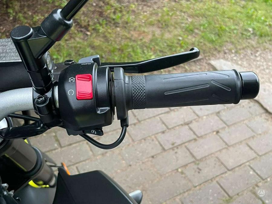 Pelēks Yamaha MT 2018 Prienai, ar dzinēja tilpumu 0.13 L un nobraukumu 12 tūkst. km par 2790 €, foto 25 vietnē AUTOMOTO.COM.LV