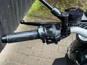 Pelēks Yamaha MT 2018 Prienai, ar dzinēja tilpumu 0.13 L un nobraukumu 12 tūkst. km par 2790 €, foto 26 vietnē AUTOMOTO.COM.LV