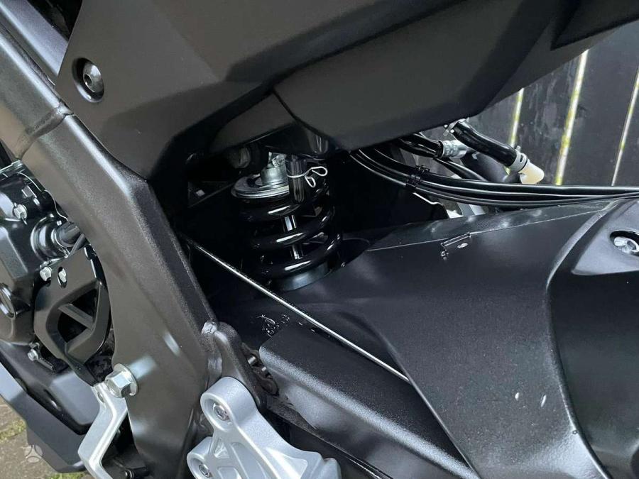 Pelēks Yamaha MT 2018 Prienai, ar dzinēja tilpumu 0.13 L un nobraukumu 12 tūkst. km par 2790 €, foto 27 vietnē AUTOMOTO.COM.LV