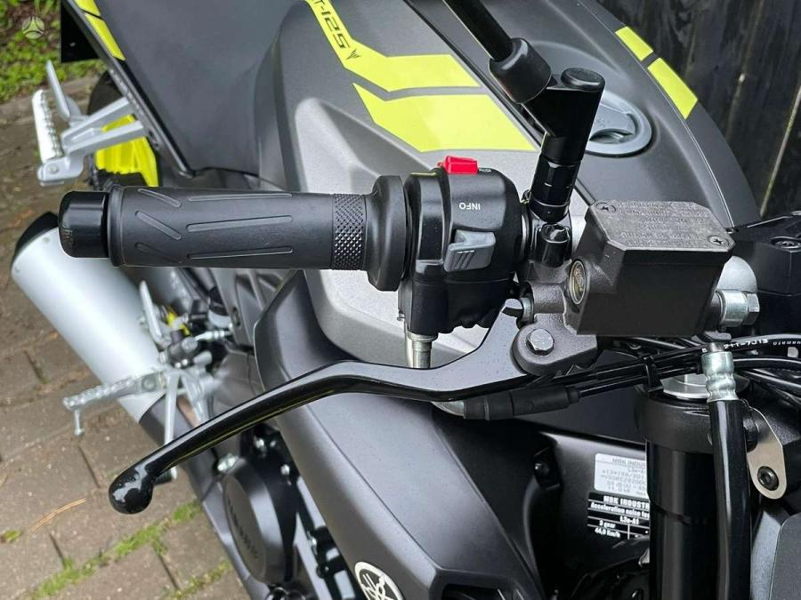 Pelēks Yamaha MT 2018 Prienai, ar dzinēja tilpumu 0.13 L un nobraukumu 12 tūkst. km par 2790 €, foto 29 vietnē AUTOMOTO.COM.LV
