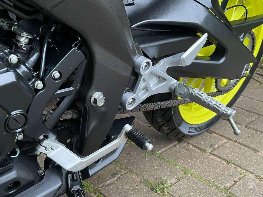Pelēks Yamaha MT 2018 Prienai, ar dzinēja tilpumu 0.13 L un nobraukumu 12 tūkst. km par 2790 €, foto 44 vietnē AUTOMOTO.COM.LV