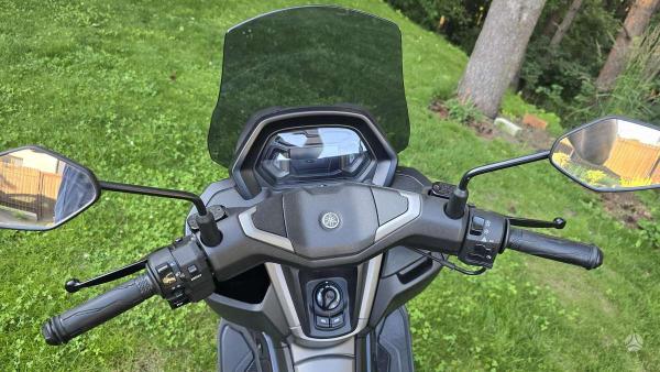 Black Yamaha N-MAX 125 2025 in Vilnius, with an engine capacity of 0.13 L and mileage of 4 thousand km for 3000 €, photo 5 on AUTOMOTO.COM.LV