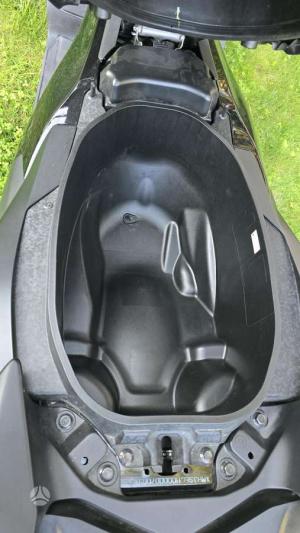 Melns Yamaha N-MAX 125 2025 Viļņa, ar dzinēja tilpumu 0.13 L un nobraukumu 4 tūkst. km par 3000 €, foto 14 vietnē AUTOMOTO.COM.LV