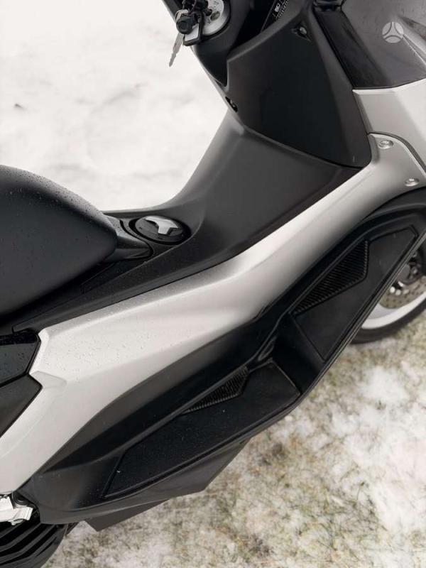 Ямаха N-MAX 125 2016 в Вилкавишкис, объемом двигателя 0.13 л и пробегом 16 тыс. км за 1850 €, фото 11 на AUTOMOTO.COM.LV
