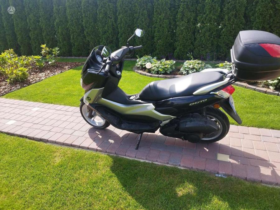 Yamaha N-MAX 125 2016 in Kaunas, with an engine capacity of 0.13 L and mileage of 19 thousand km for 2200 €, photo 3 on AUTOMOTO.COM.LV