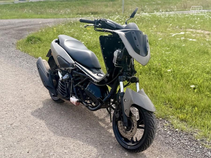 Yamaha N-MAX 125 2016 in Vievis, with an engine capacity of 0.13 L and mileage of 63 thousand km for 525 €, photo 1 on AUTOMOTO.COM.LV