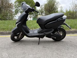 Black Yamaha Neos 2003 in Panevezys, with an engine capacity of 0.07 L and mileage of 18 thousand km for 850 €, photo 3 on AUTOMOTO.COM.LV
