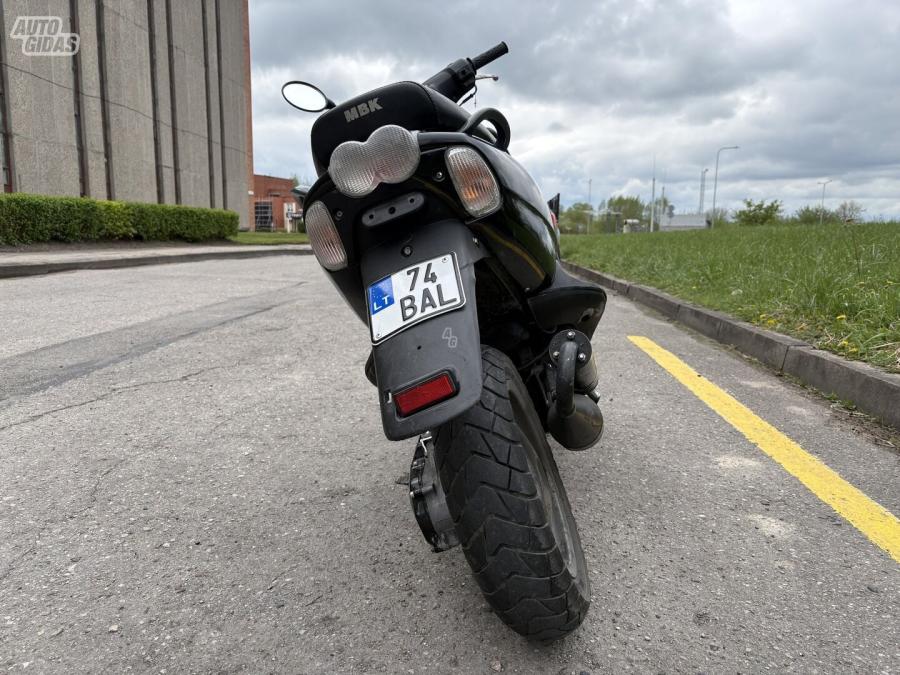 Black Yamaha Neos 2003 in Panevezys, with an engine capacity of 0.07 L and mileage of 18 thousand km for 850 €, photo 5 on AUTOMOTO.COM.LV