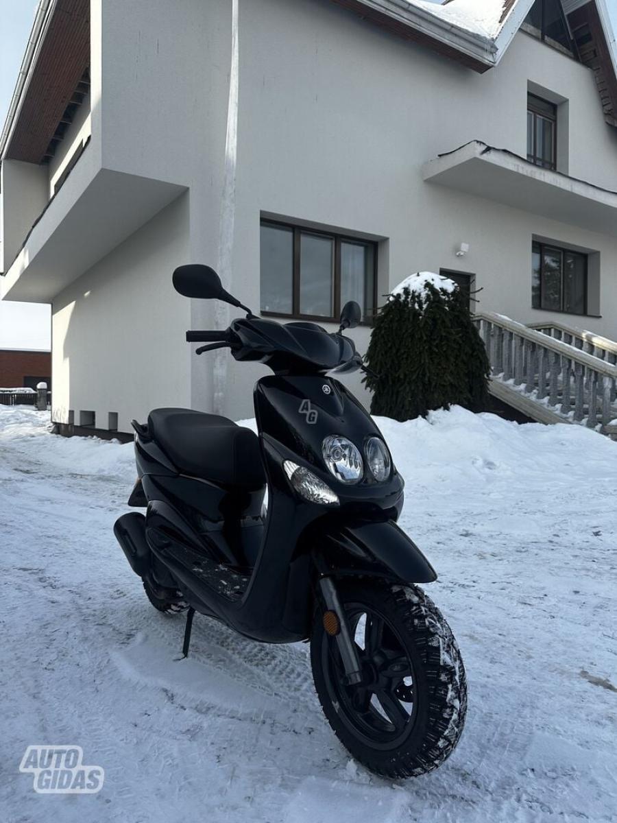 Black Yamaha Neos 2014 in Kaunas, with an engine capacity of 0.05 L and mileage of 0 thousand km for 1100 €, photo 3 on AUTOMOTO.COM.LV