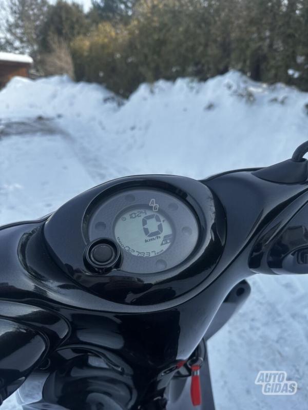 Black Yamaha Neos 2014 in Kaunas, with an engine capacity of 0.05 L and mileage of 0 thousand km for 1100 €, photo 6 on AUTOMOTO.COM.LV
