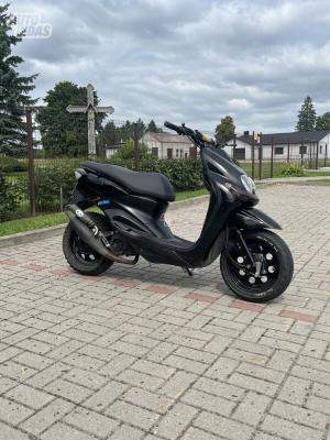 Black Yamaha Neos 2014 in Taurage, with an engine capacity of 0.05 L and mileage of 15 thousand km for 1150 €, photo 3 on AUTOMOTO.COM.LV