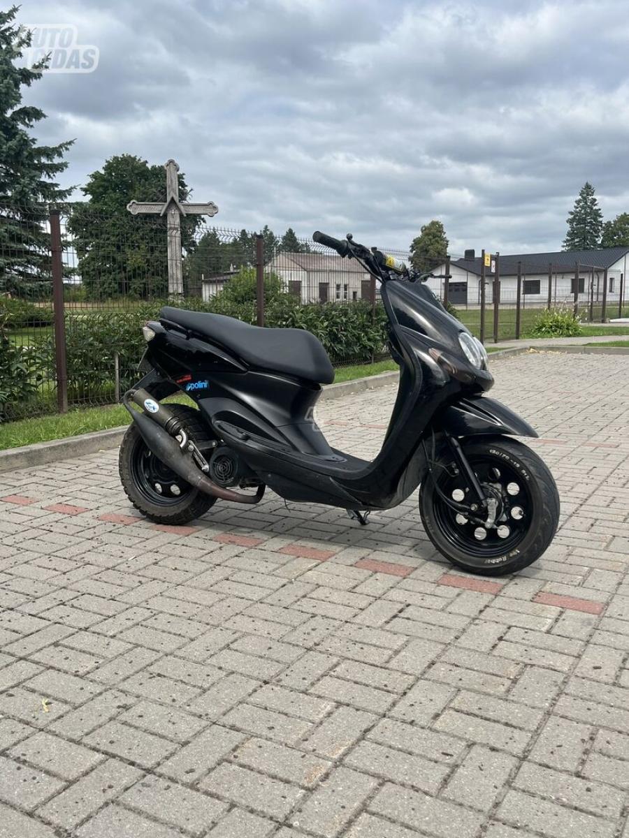 Black Yamaha Neos 2014 in Taurage, with an engine capacity of 0.05 L and mileage of 15 thousand km for 1150 €, photo 3 on AUTOMOTO.COM.LV