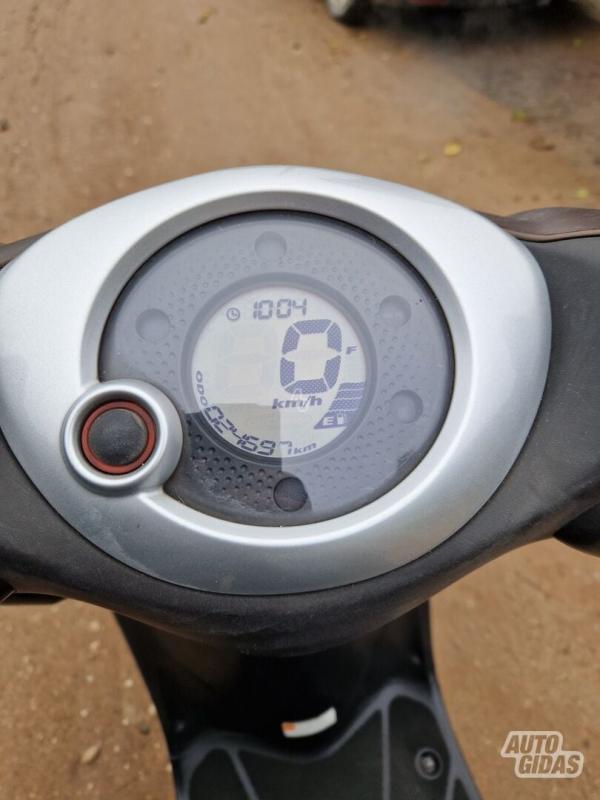 Brown Yamaha Neos 2018 in Klaipeda, with an engine capacity of 0.05 L and mileage of 25 thousand km for 865 €, photo 3 on AUTOMOTO.COM.LV