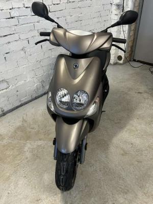 Grey Yamaha Neos 2013 in Telschi, with an engine capacity of 50.00 L and mileage of 8 thousand km for 1450 €, photo 2 on AUTOMOTO.COM.LV