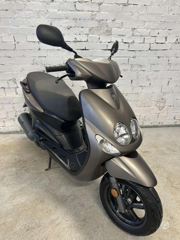 Grey Yamaha Neos 2013 in Telschi, with an engine capacity of 50.00 L and mileage of 8 thousand km for 1450 €, photo 3 on AUTOMOTO.COM.LV