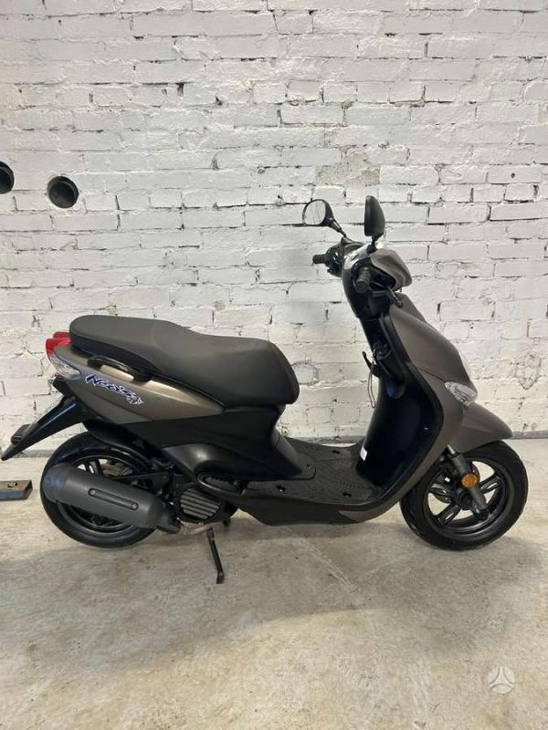 Grey Yamaha Neos 2013 in Telschi, with an engine capacity of 50.00 L and mileage of 8 thousand km for 1450 €, photo 4 on AUTOMOTO.COM.LV