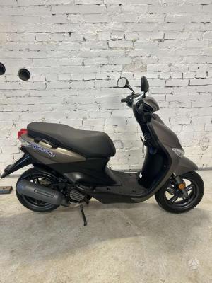 Grey Yamaha Neos 2013 in Telschi, with an engine capacity of 50.00 L and mileage of 8 thousand km for 1450 €, photo 4 on AUTOMOTO.COM.LV