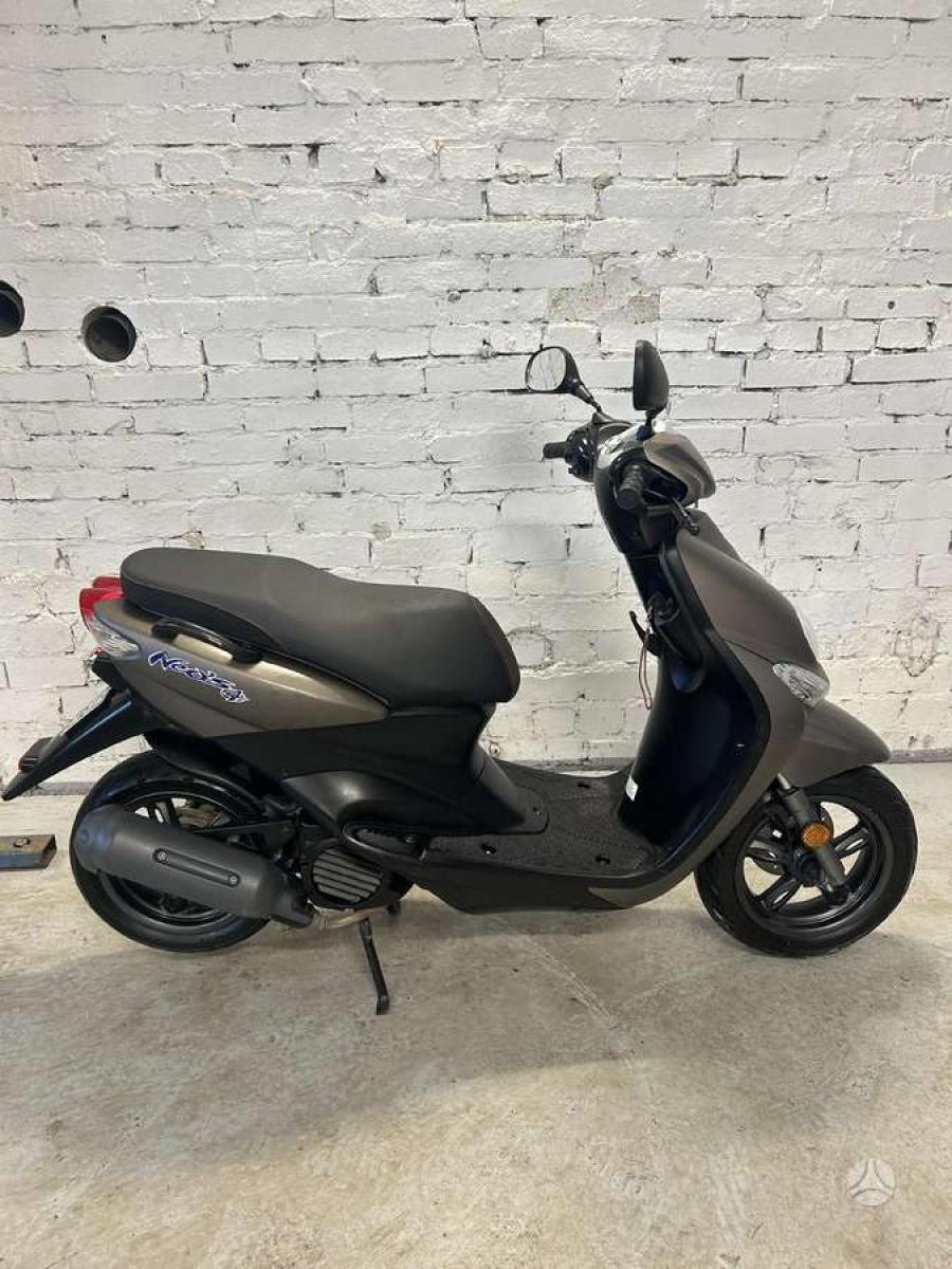 Grey Yamaha Neos 2013 in Telschi, with an engine capacity of 50.00 L and mileage of 8 thousand km for 1450 €, photo 4 on AUTOMOTO.COM.LV