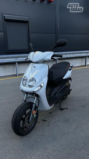 White Yamaha Neos 2014 in Kretinga, with an engine capacity of 0.00 L and mileage of 26 thousand km for 900 €, photo  on AUTOMOTO.COM.LV