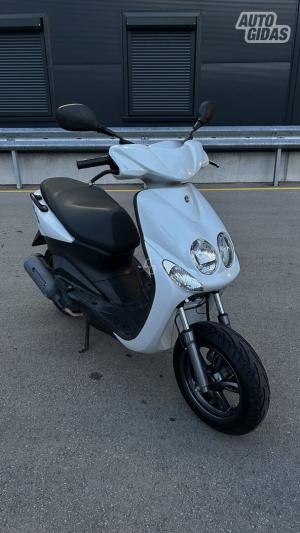 White Yamaha Neos 2014 in Kretinga, with an engine capacity of 0.00 L and mileage of 26 thousand km for 900 €, photo 3 on AUTOMOTO.COM.LV